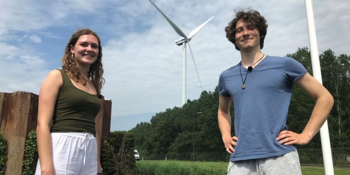 Else en remy zijn juist vÓÓr rondeveense windmolens: 'zet ze maar voor ...