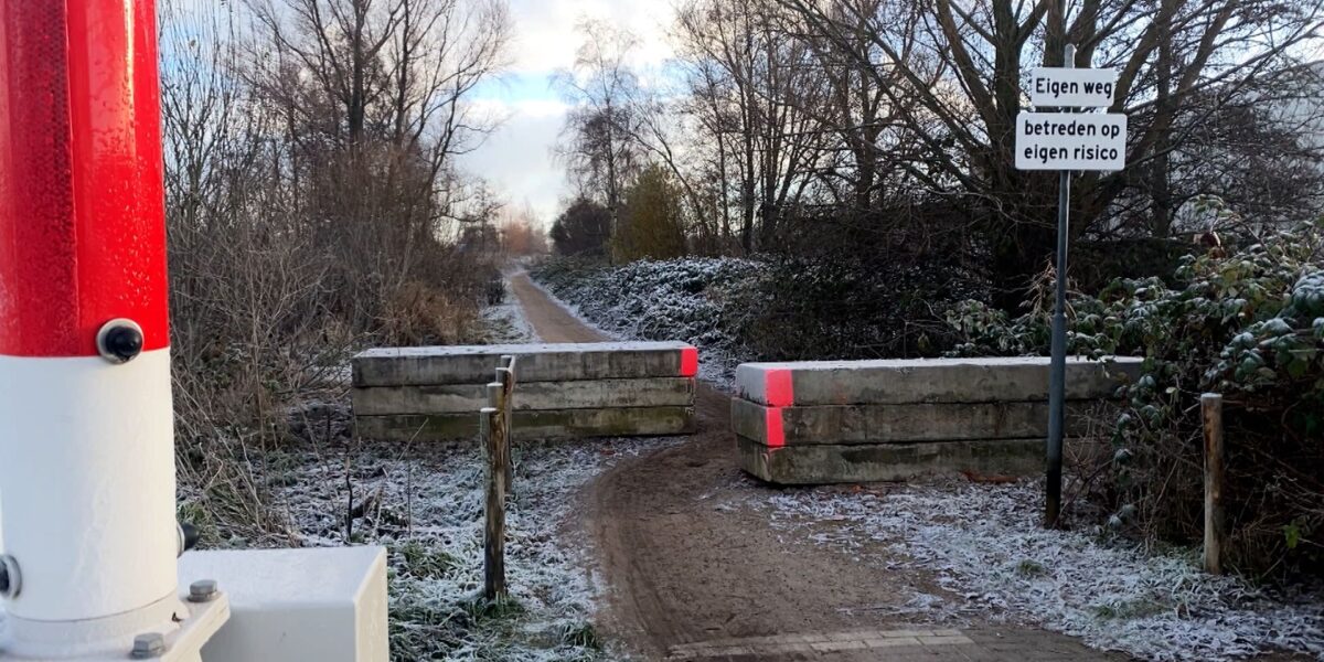 Strijd om wandelpad vinkeveen, eigenaar claimt weg | RTV Ronde Venen Strijd om wandelpad vinkeveen, eigenaar claimt weg | RTV Ronde Venen